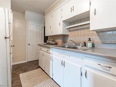 1619 Cherry Ave NE, Canton, OH 44714 | Zillow