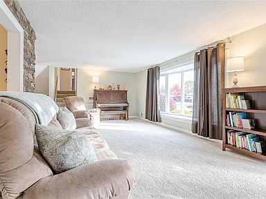 77 Hitchcock Ln, Rochester, NY 14625 | Zillow