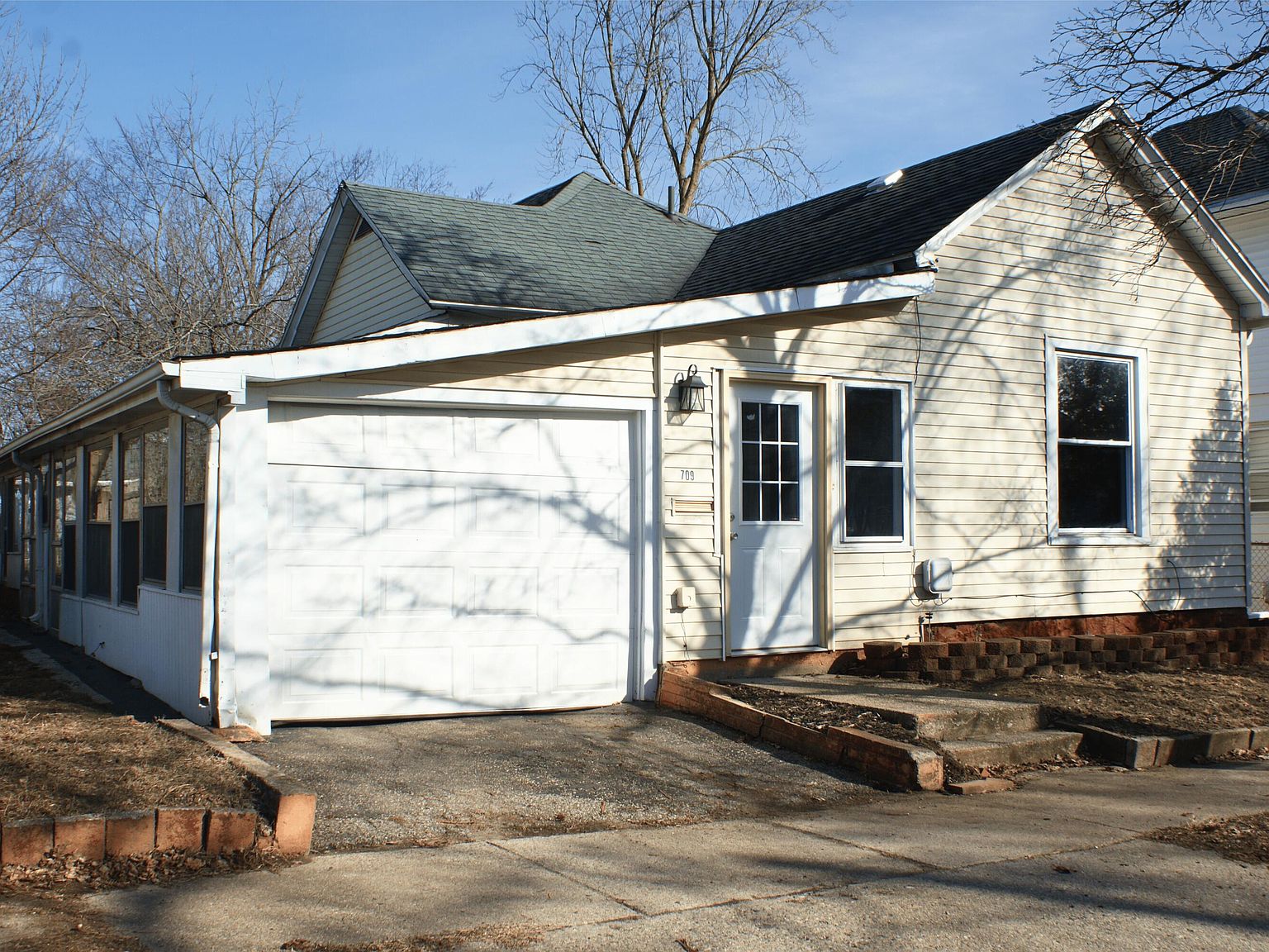 709 Bennett St, Jackson, MI 49202 | Zillow