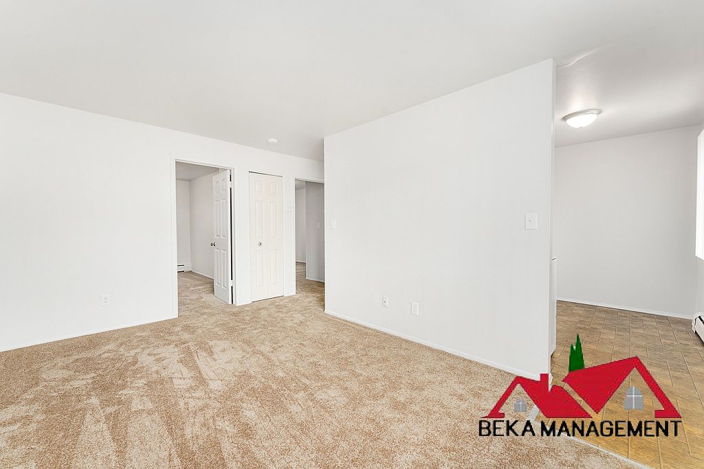 13883 Middle Gibraltar Rd, Rockwood, MI 48173 | Zillow