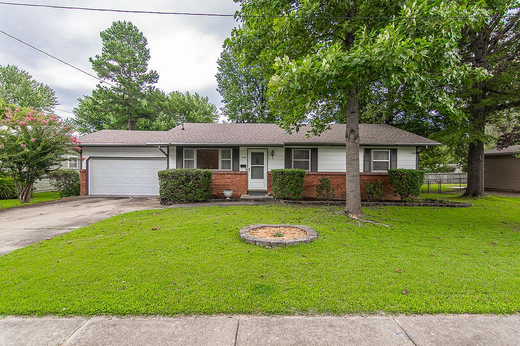 1264 S Cedarbrook Ave, Springfield, MO 65804 | Zillow
