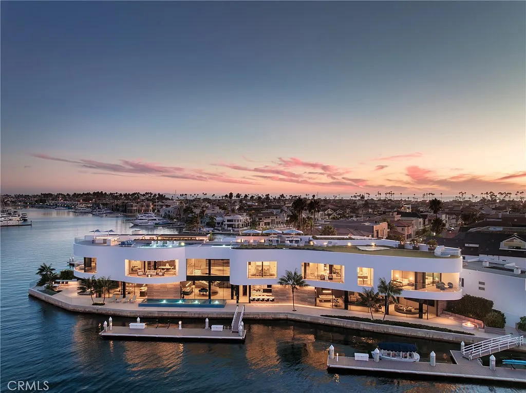 320' of Private Bayfront! 3,600 Sq. Ft. Rooftop Deck! $43 Million in ...