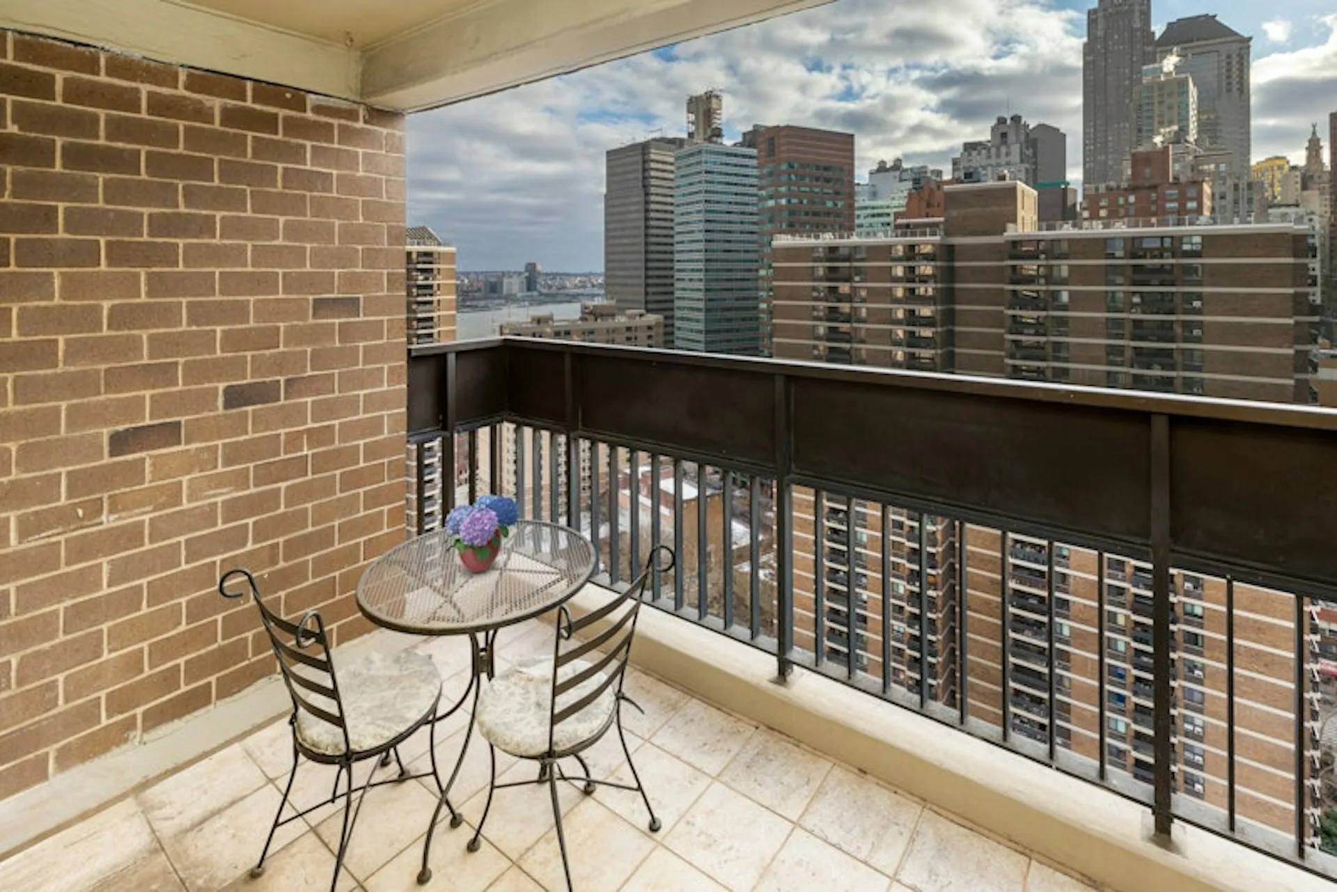 90 Gold Street #27M in Fulton/Seaport, Manhattan | StreetEasy