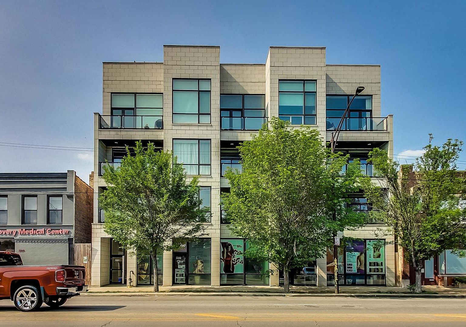 2550 W Fullerton Ave UNIT 2C, Chicago, IL 60647 | Zillow