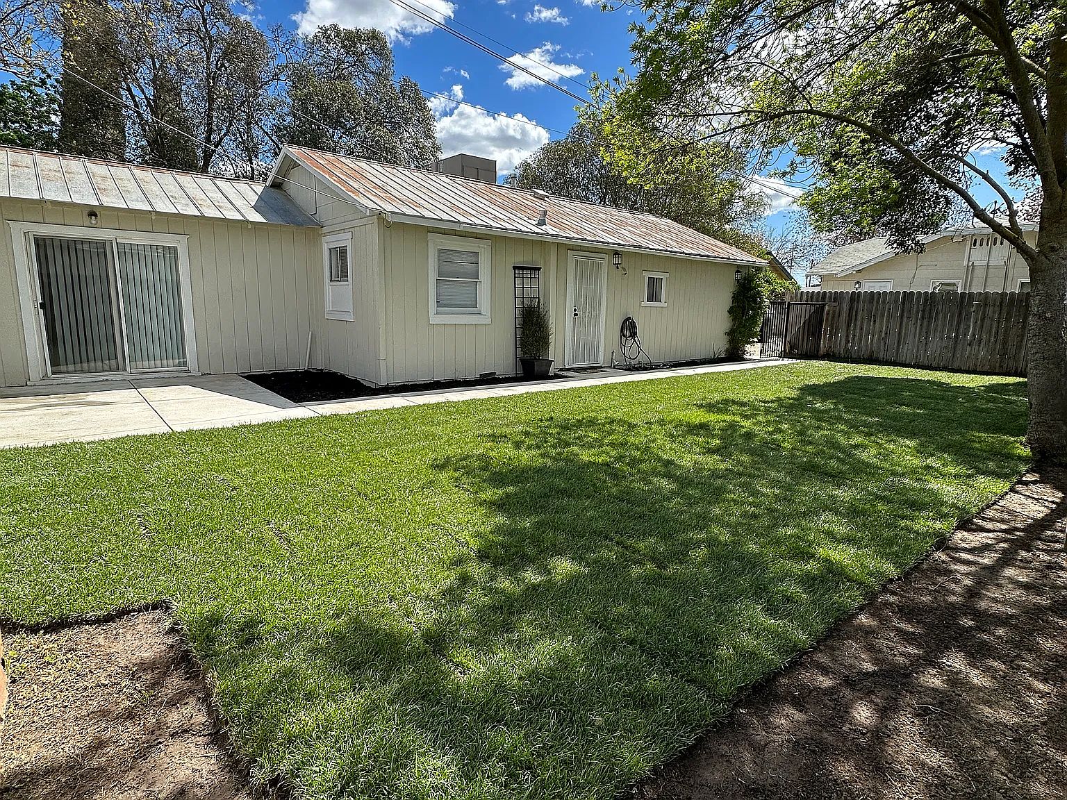 27 1/2 W 26th St #B, Merced, CA 95340 | Zillow