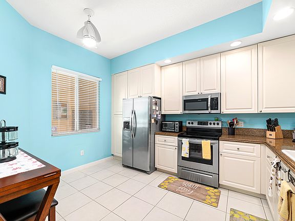 36 Harbour Isles Dr W #104, Fort Pierce, FL 34949 | MLS #RX-10895773 ...