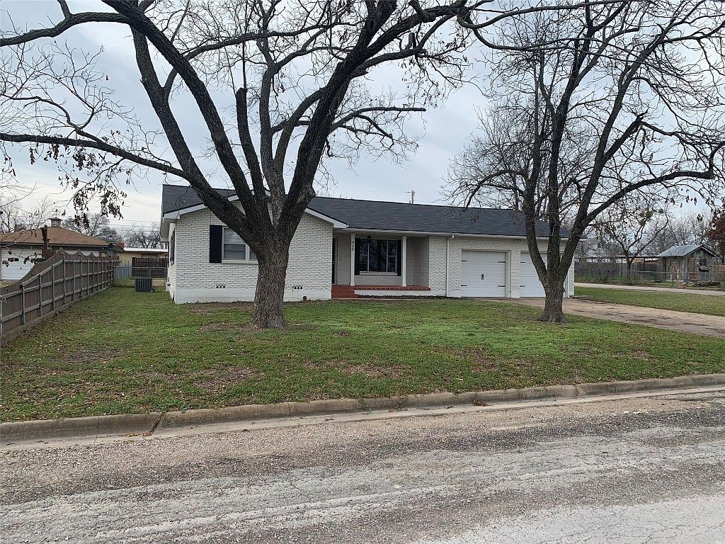 900 E Gentry St, Hamilton, TX 76531 | MLS #20502927 | Zillow