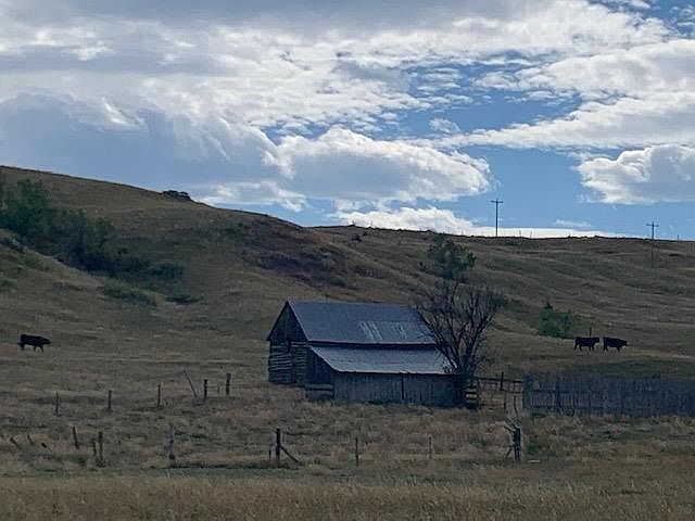 25691 S Fairburn Rd, Fairburn, SD 57738 | MLS #74045 | Zillow