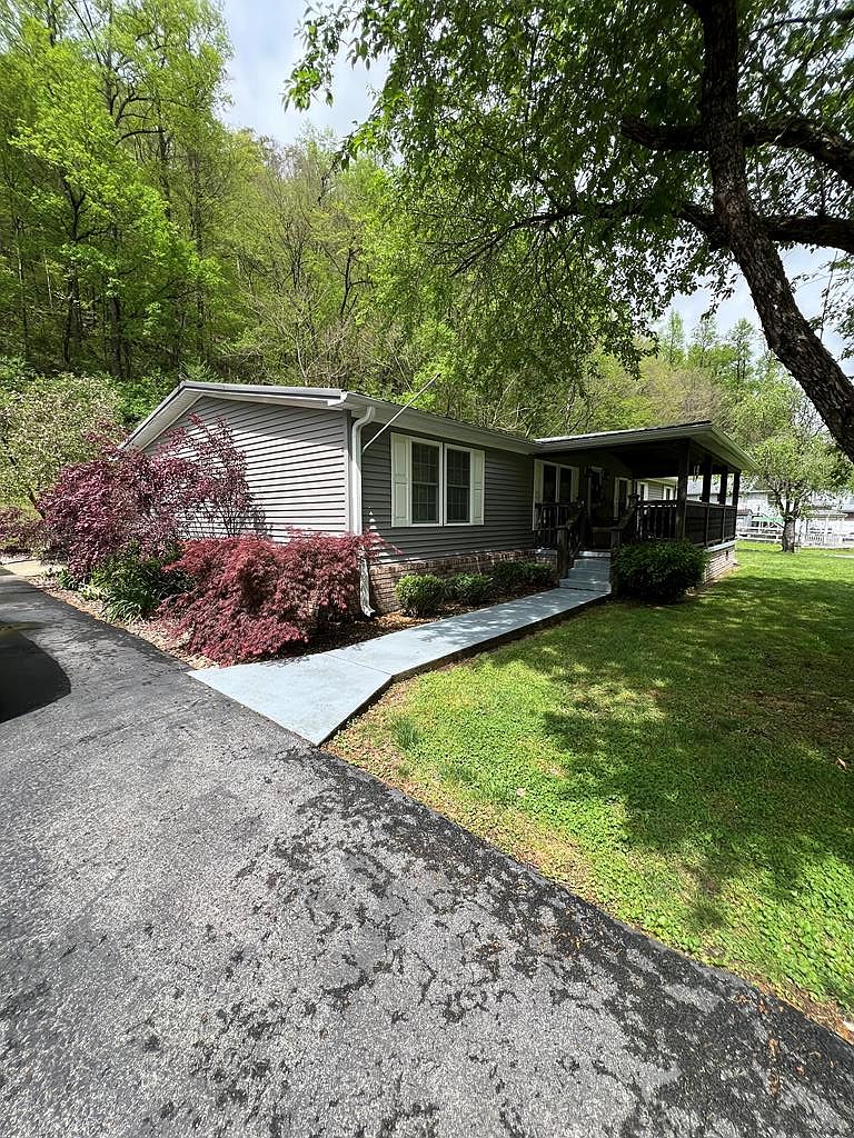 89 Shelby Dry Frk, Shelbiana, KY 41562 | Zillow