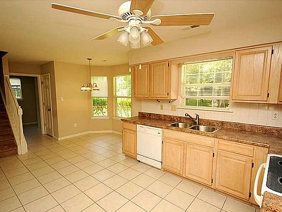 836 Whisper Hollow Dr, Chesapeake, VA 23322 | Zillow
