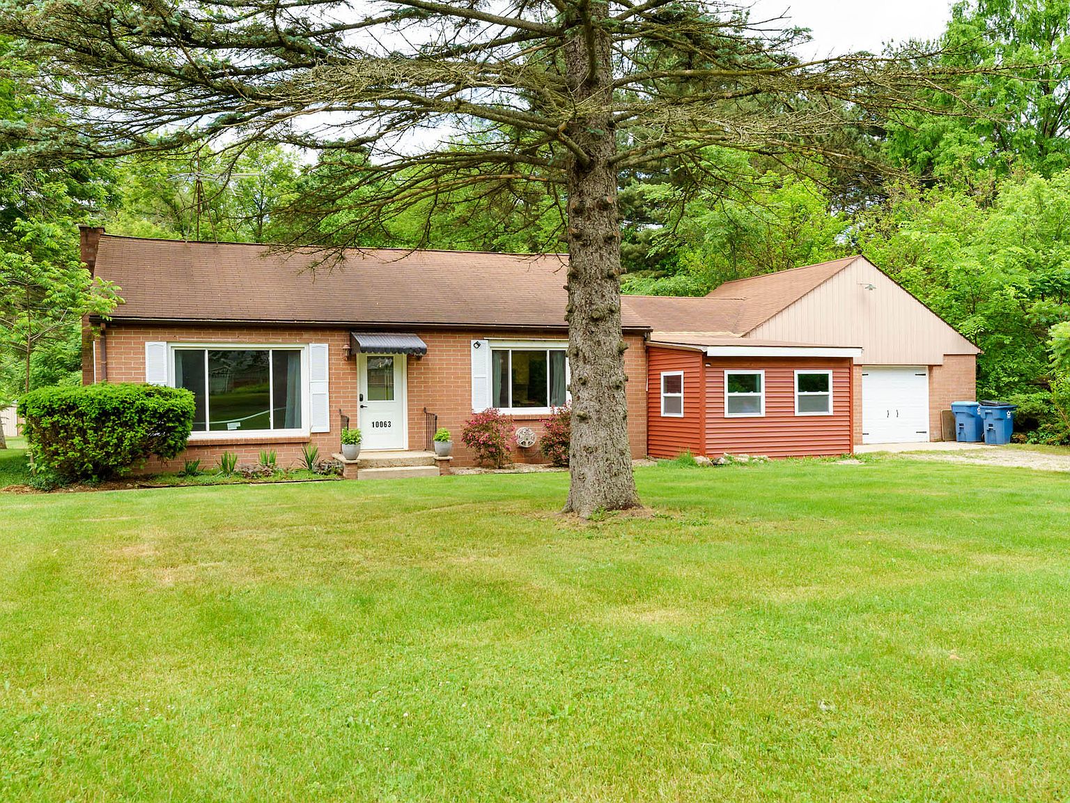 10063 N Riverview Dr, Plainwell, MI 49080 | Zillow