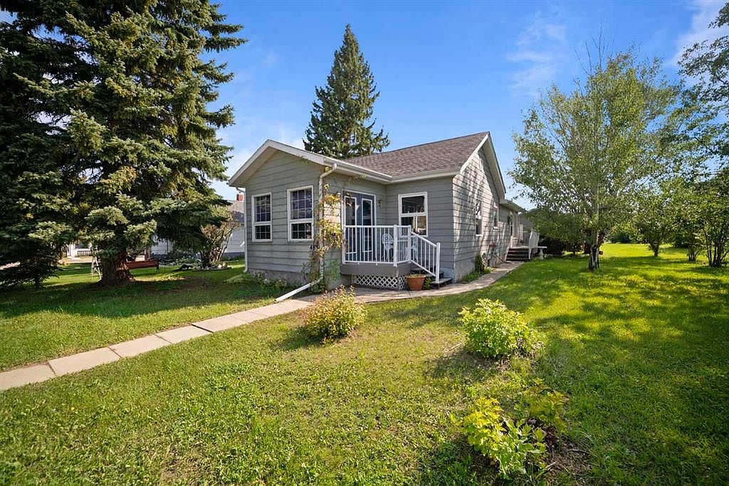 4834 W 51st St, Sedgewick, AB T0B 4C0 | MLS #A2097557 | Zillow