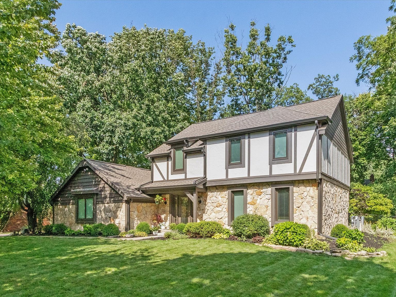 8931 Butternut Ct, Indianapolis, IN 46260 | Zillow