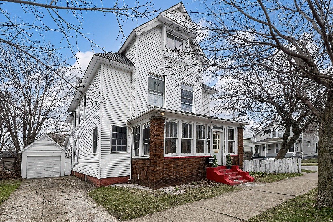 1627 Myrtle St, Erie, PA 16502 | Zillow
