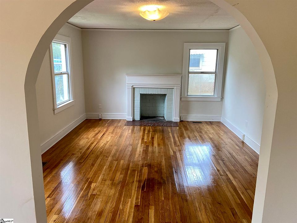 116 Pendleton Rd, Greenville, SC 29611 | Zillow