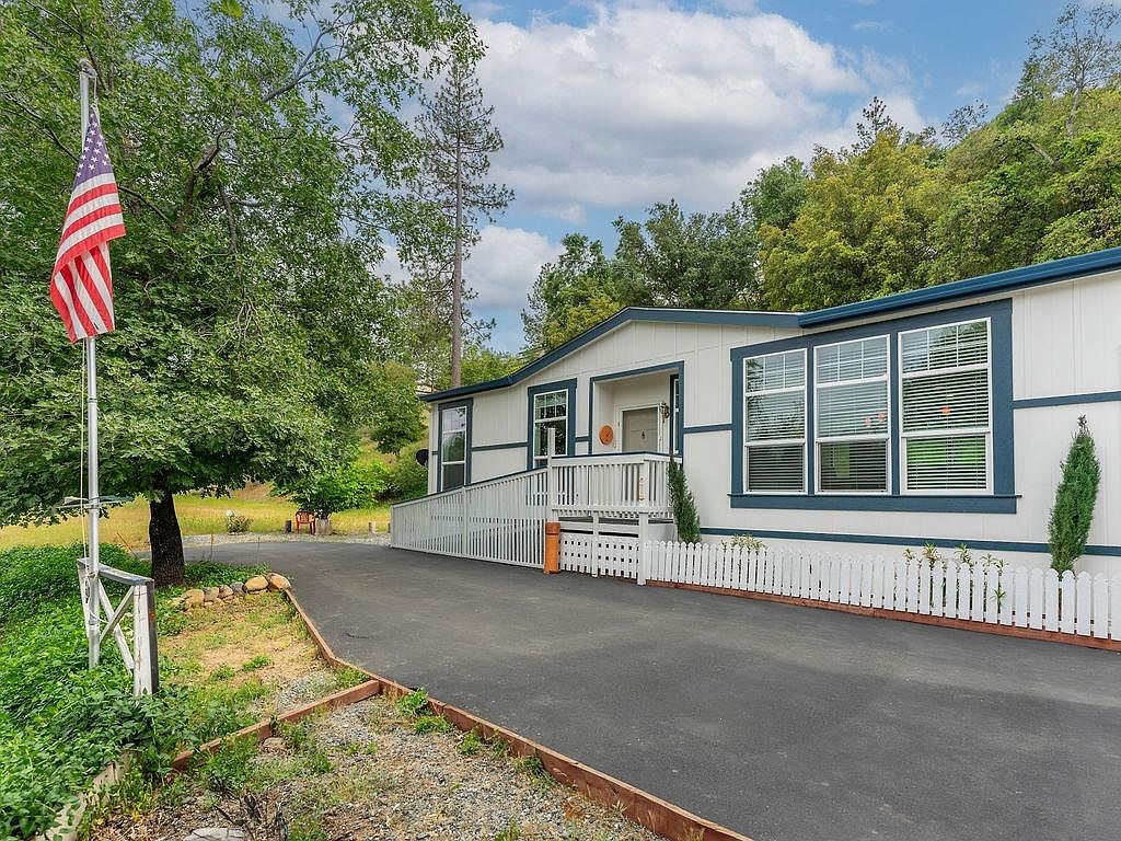 22622 Whispering Pines Dr, Groveland, CA 95321 | MLS #223073521 | Zillow