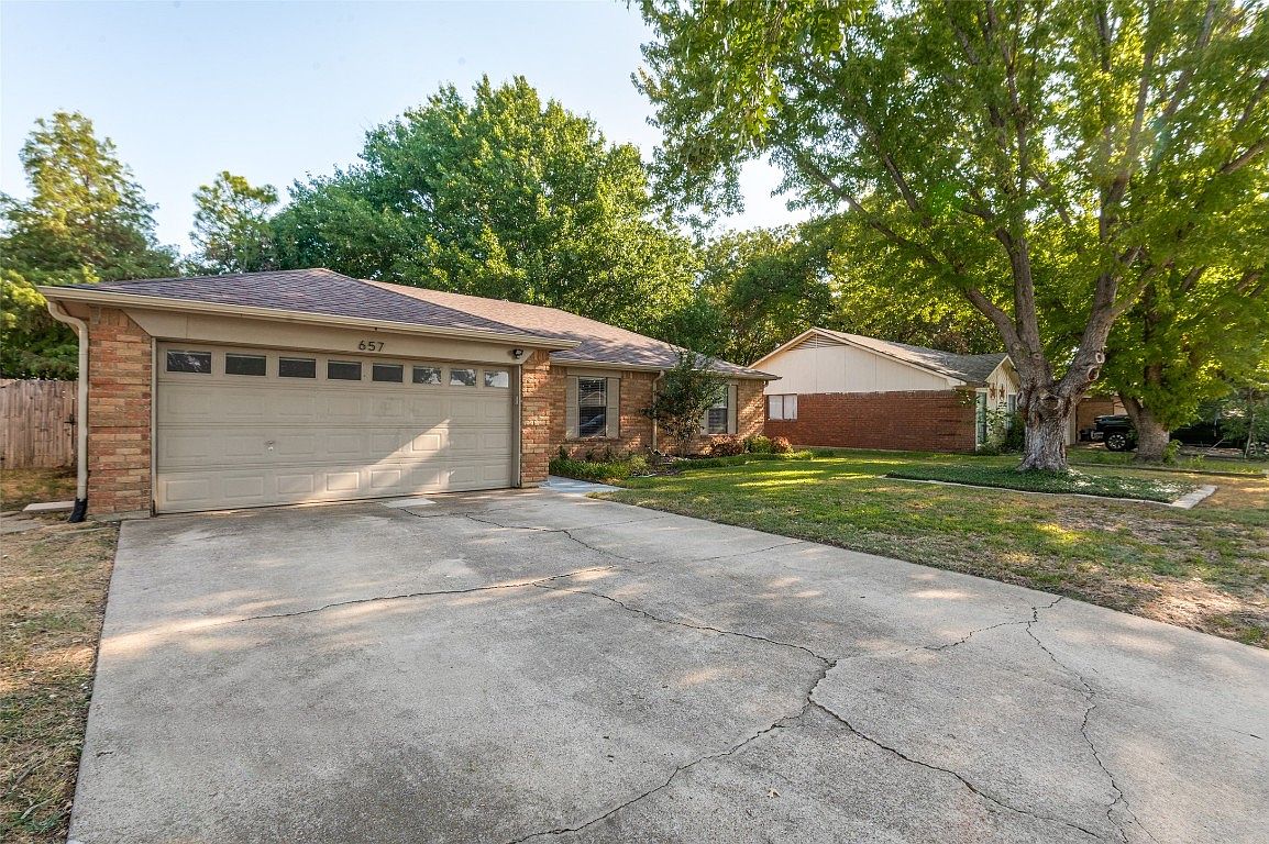 657 Clover Ln, Keller, TX 76248 | Zillow