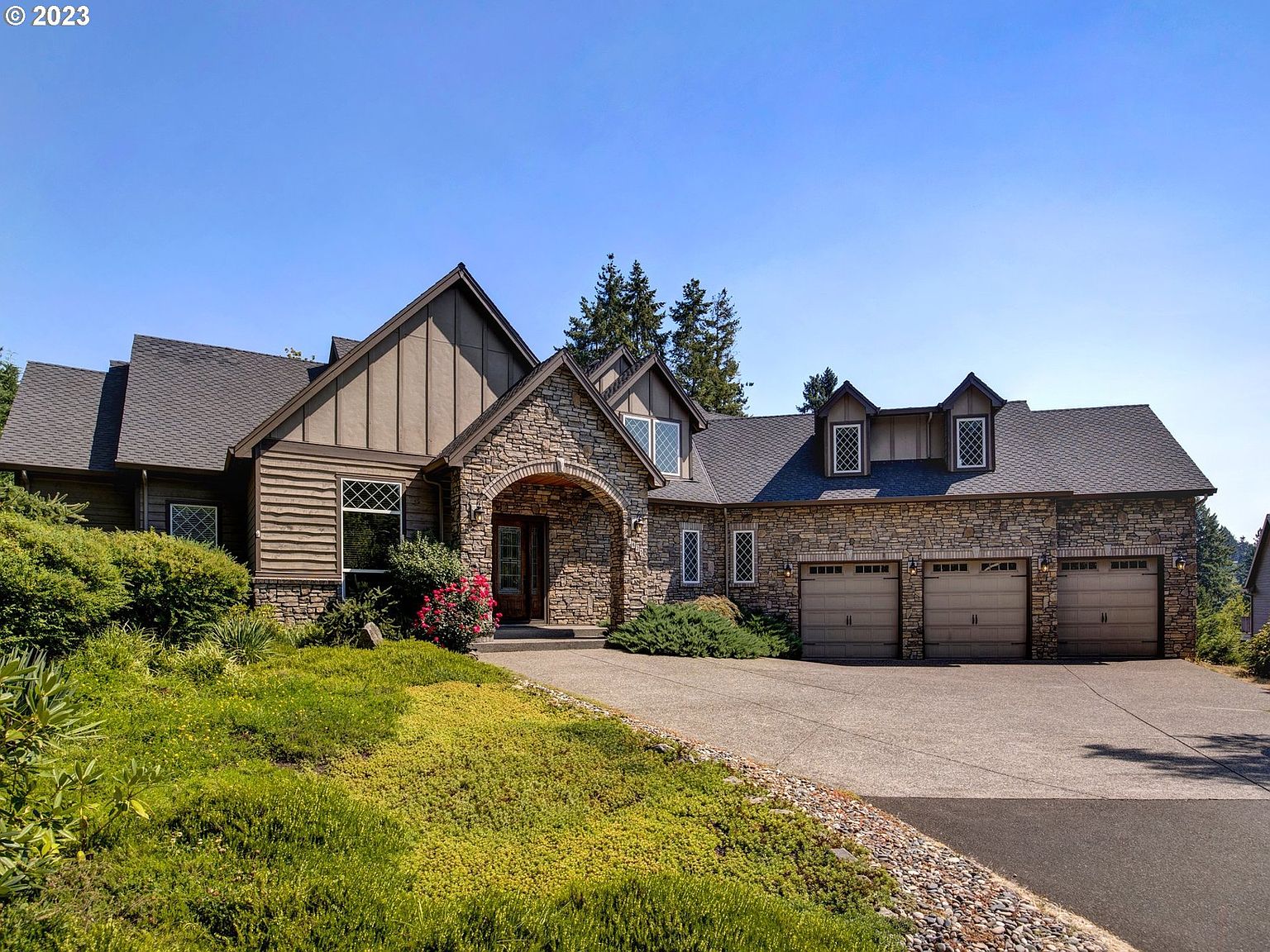 1452 SW Taylors Ferry Rd, Portland, OR 97219 | MLS #23324787 | Zillow
