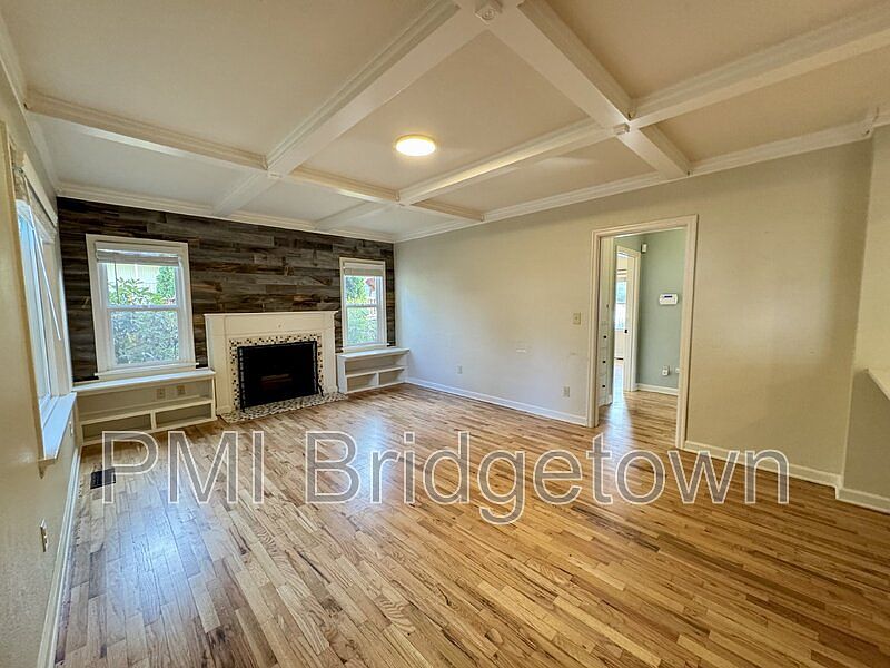 3906 SW Troy St, Portland, OR 97219 | Zillow