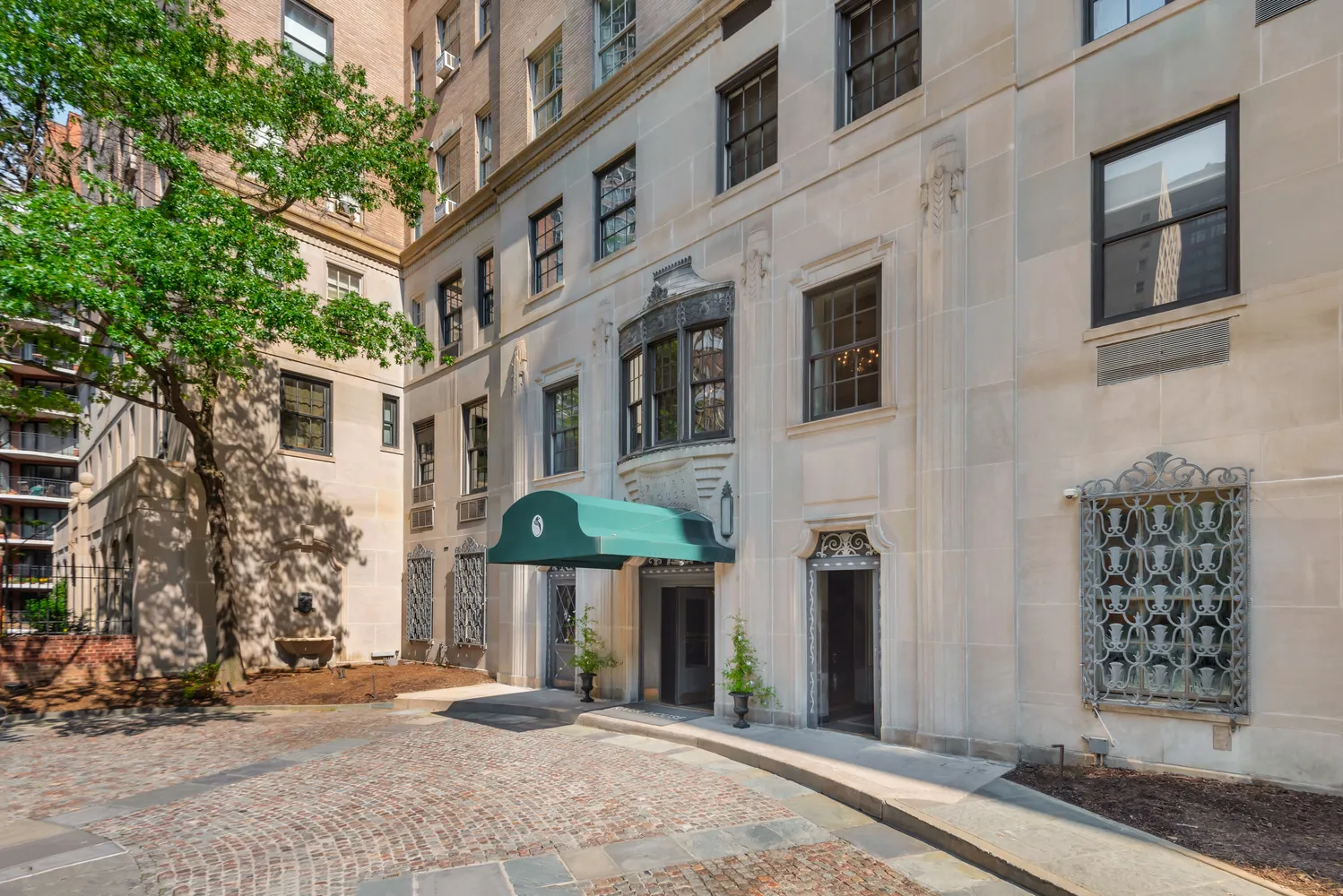 435 East 52nd Street #12C in Beekman, Manhattan | StreetEasy