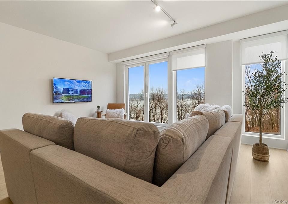 30 Edgewater Pl #103, Beacon, NY 12508 | Zillow