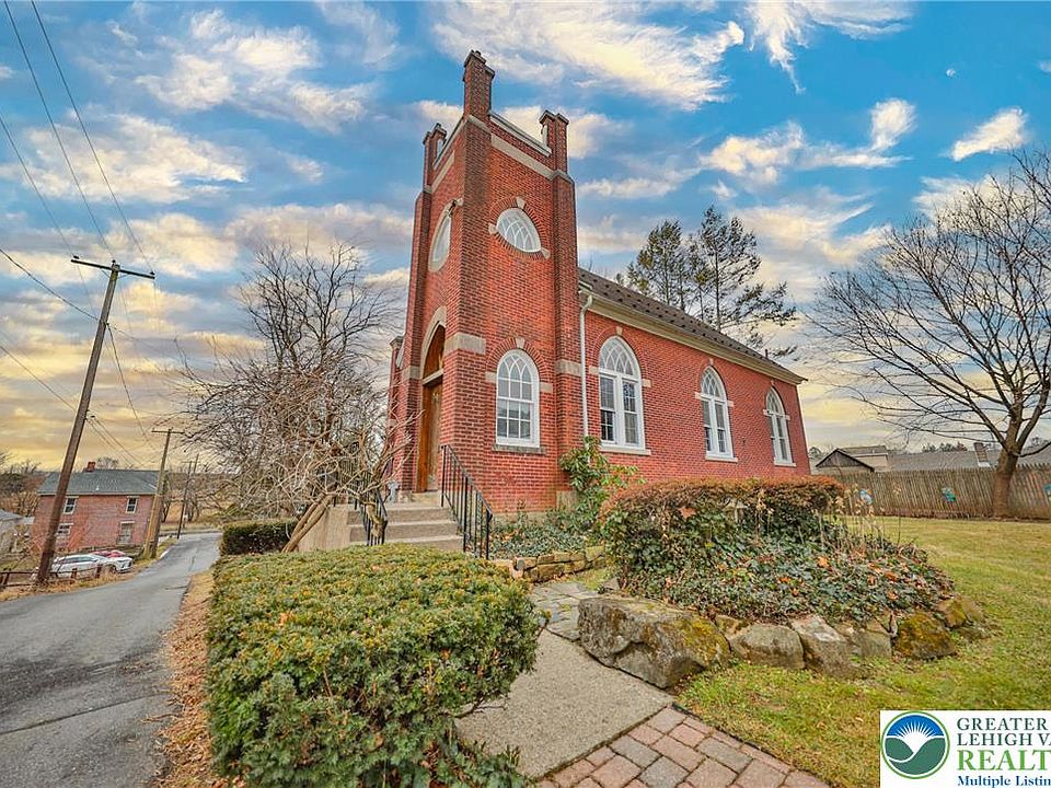 Check out those ceilings!! Stunning 1913 church conversion in ...