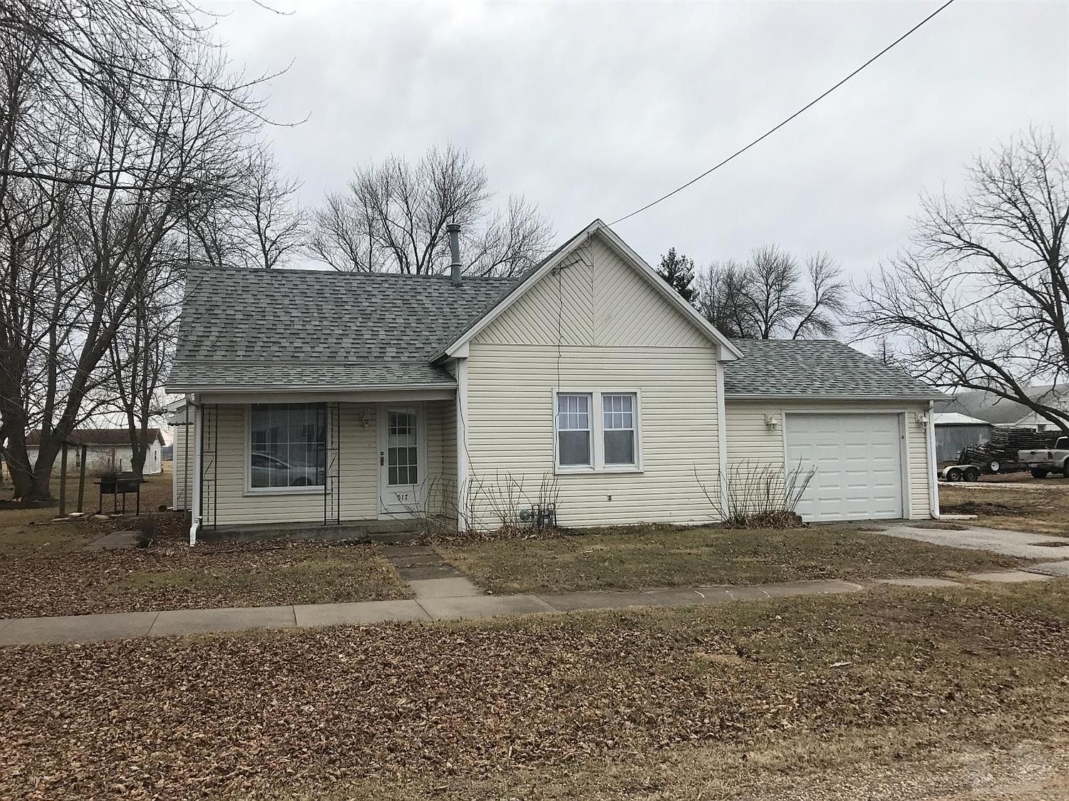 517 W Main St, Little York, IL 61453 | Zillow