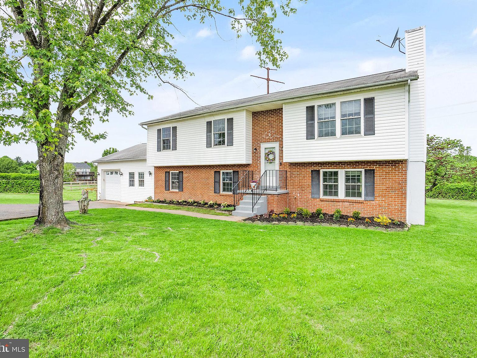 7056 Justin Ct W, Remington, VA 22734 | Zillow