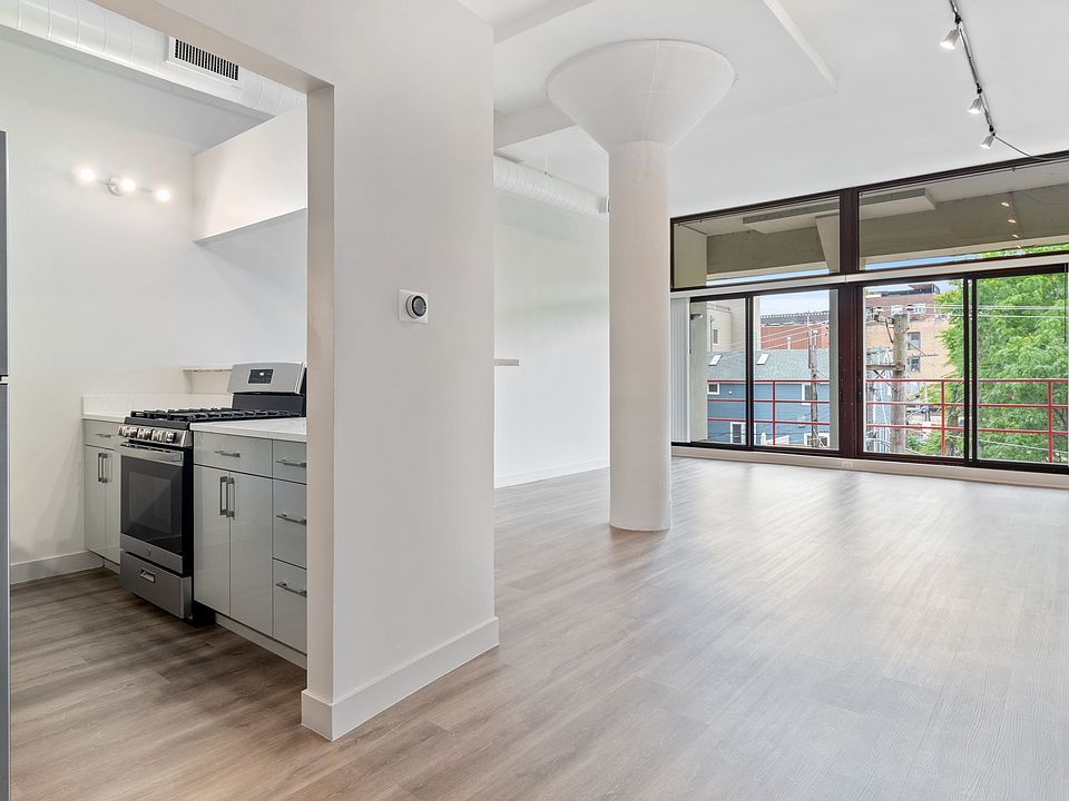 Cobbler Square Lofts - 1350 N Wells St Chicago IL | Zillow