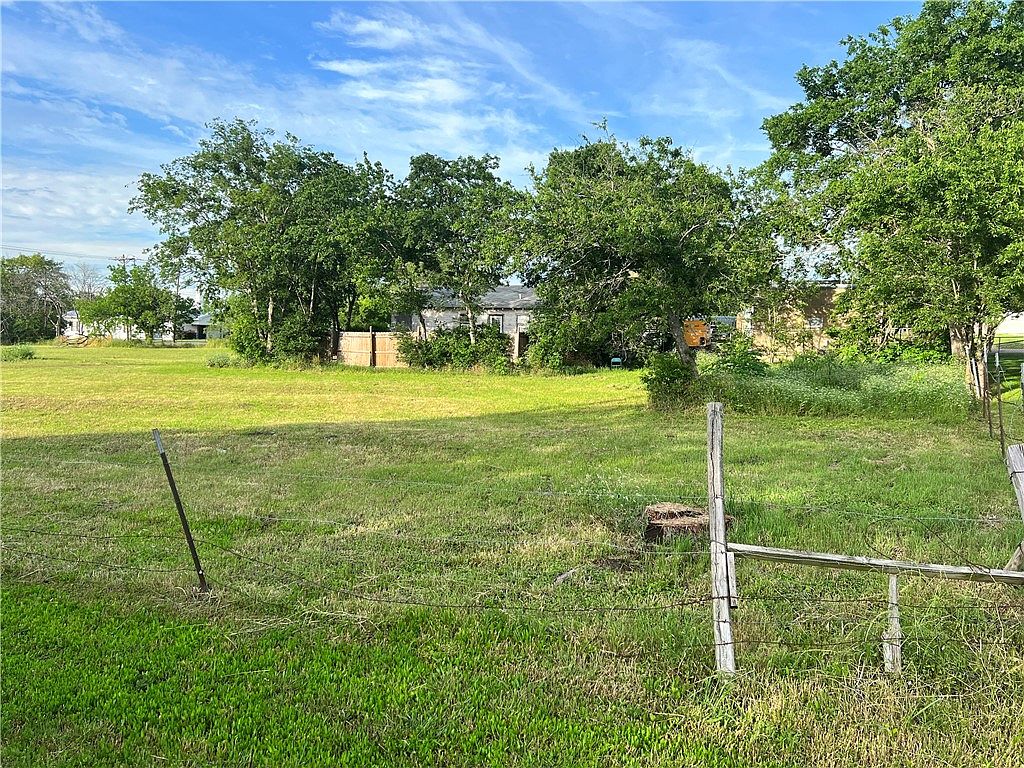 103 N Jena St, Riesel, TX 76682 | MLS #215269 | Zillow