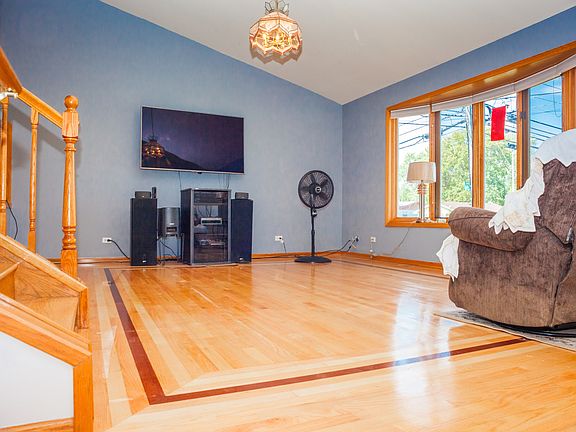 4855 W 85th St, Burbank, IL 60459 | MLS #11877842 | Zillow