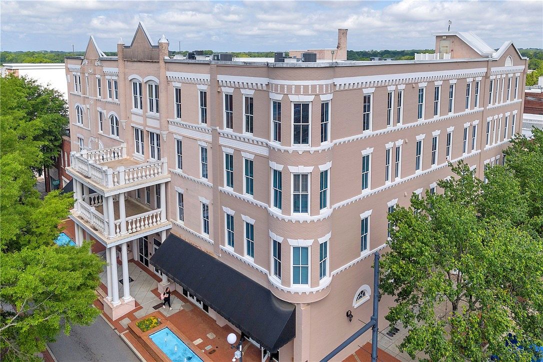 100 W Whitner St APT 301, Anderson, SC 29624 | Zillow