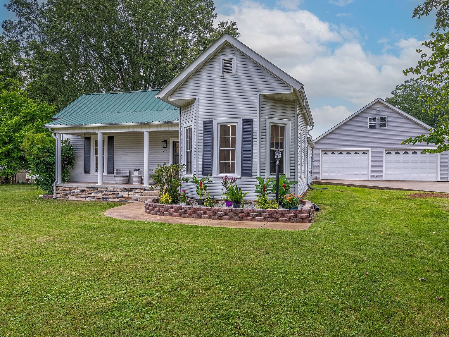 217 S Maple St, Hohenwald, TN 38462 | MLS #2615684 | Zillow