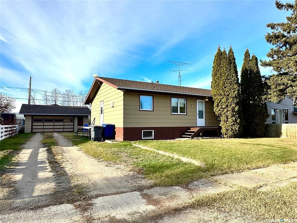 307 3rd STREET, Medstead, SK S0M 1W0 | MLS #SK996418 | Zillow