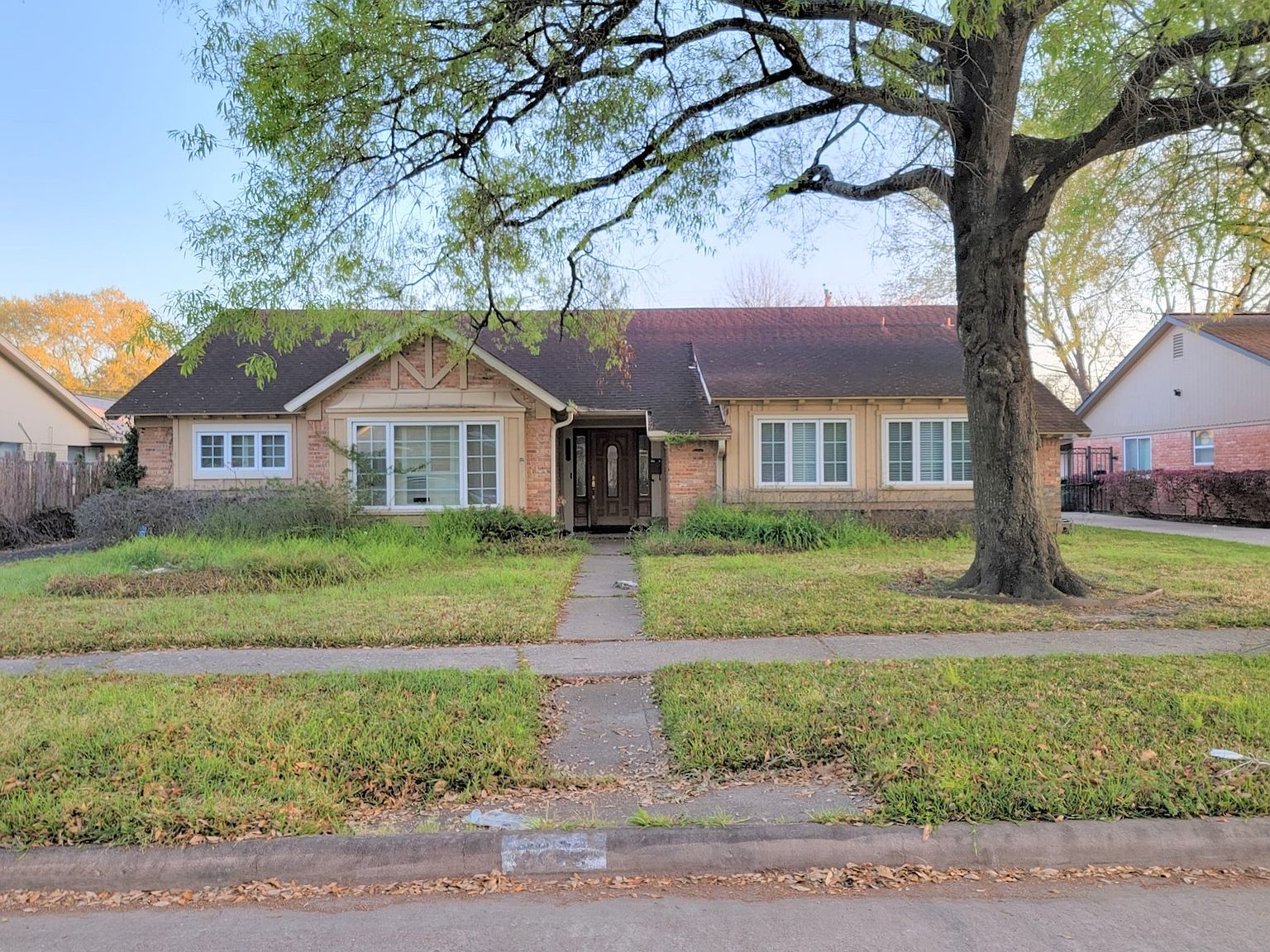 5622 Valkeith Dr, Houston, TX 77096 | Zillow