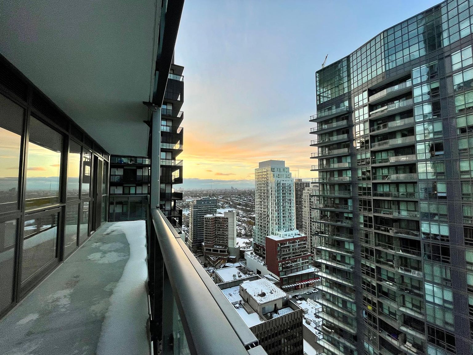 39 Roehampton Ave #8, Toronto, ON M4P 1P9 | Zillow