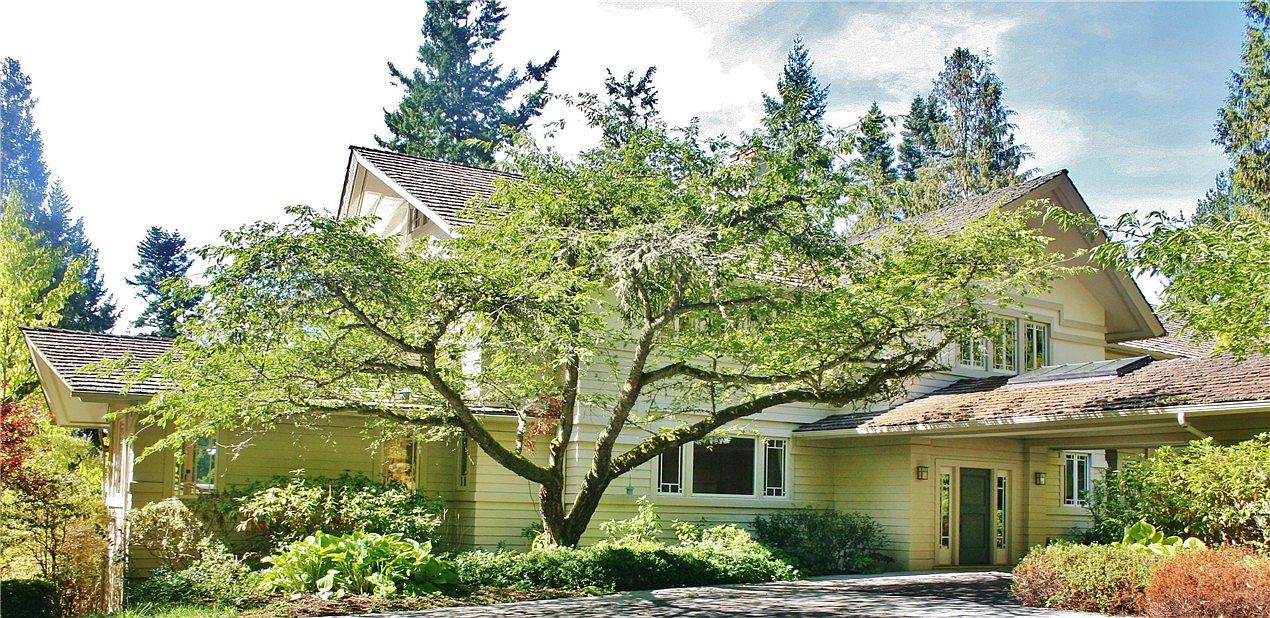105 NW Highland Dr, Shoreline, WA 98177 | Zillow
