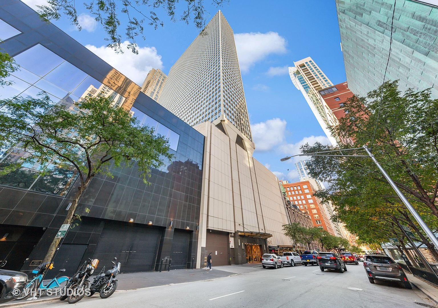 111 E Chestnut St APT 34K, Chicago, IL 60611 | Zillow