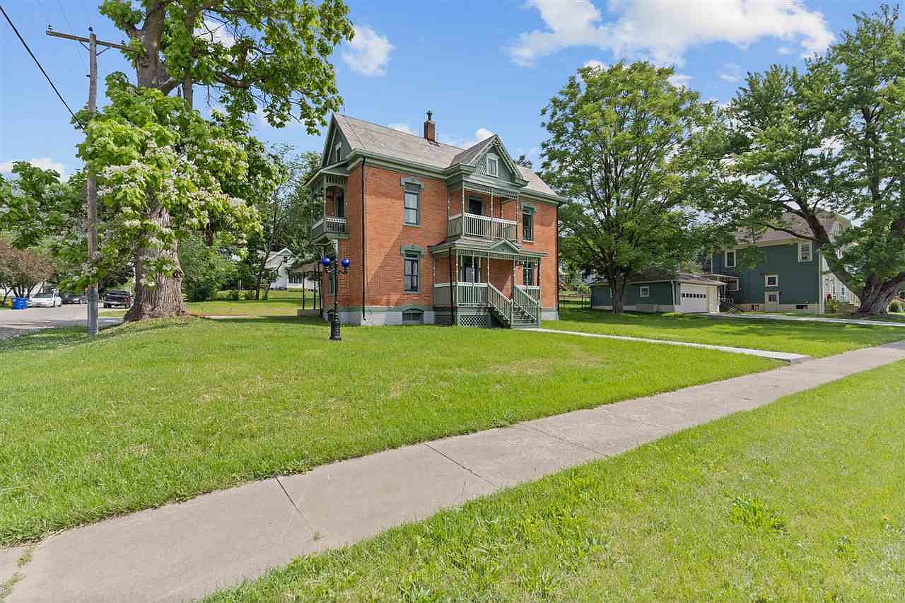 191 1st St W, Riverside, IA 52327 | Zillow