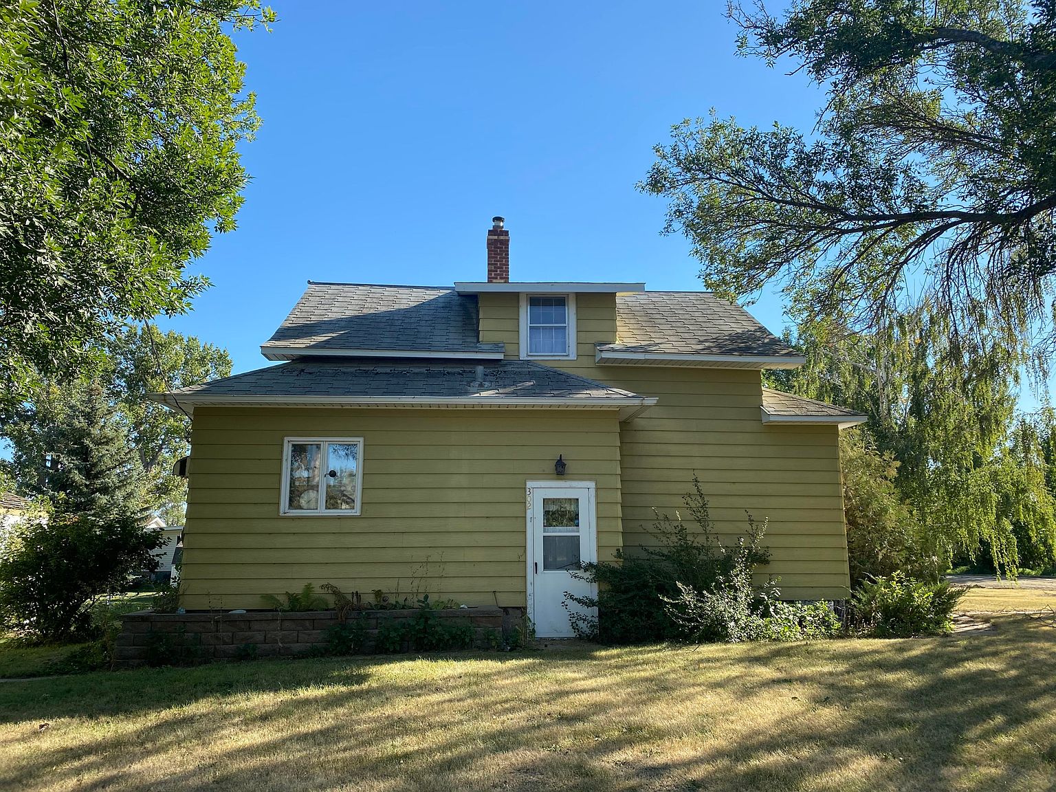 302 2nd Ave E, Wildrose, ND 58795 | Zillow