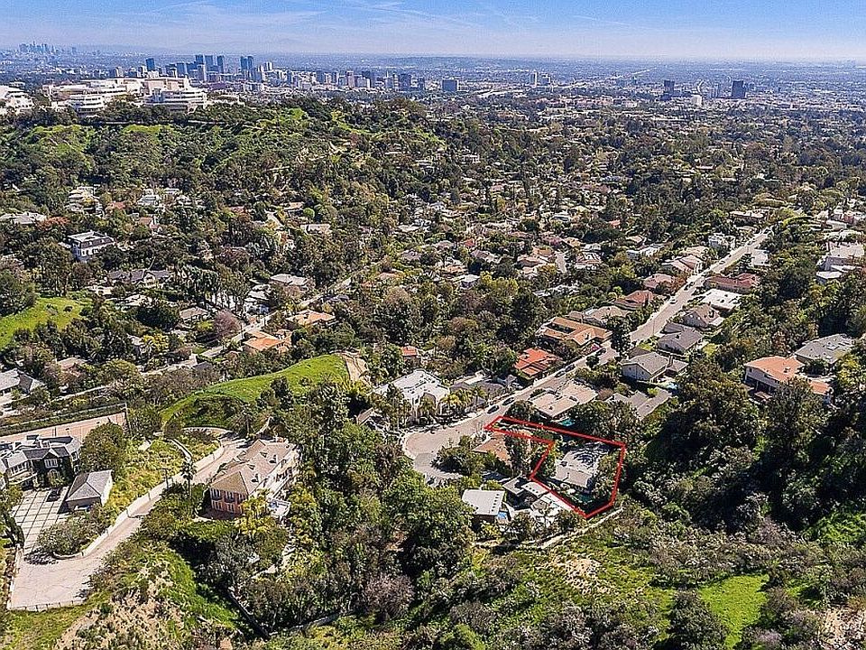 1019 Kenfield Ave, Los Angeles, CA 90049 | Zillow