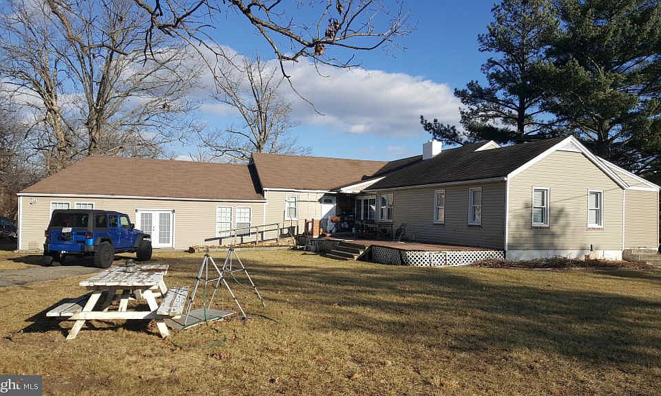 12300 Braddock Rd, Fairfax, VA 22030 | Zillow