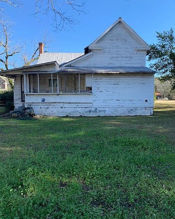 85 Queen St, Claxton, GA 30417 | Zillow