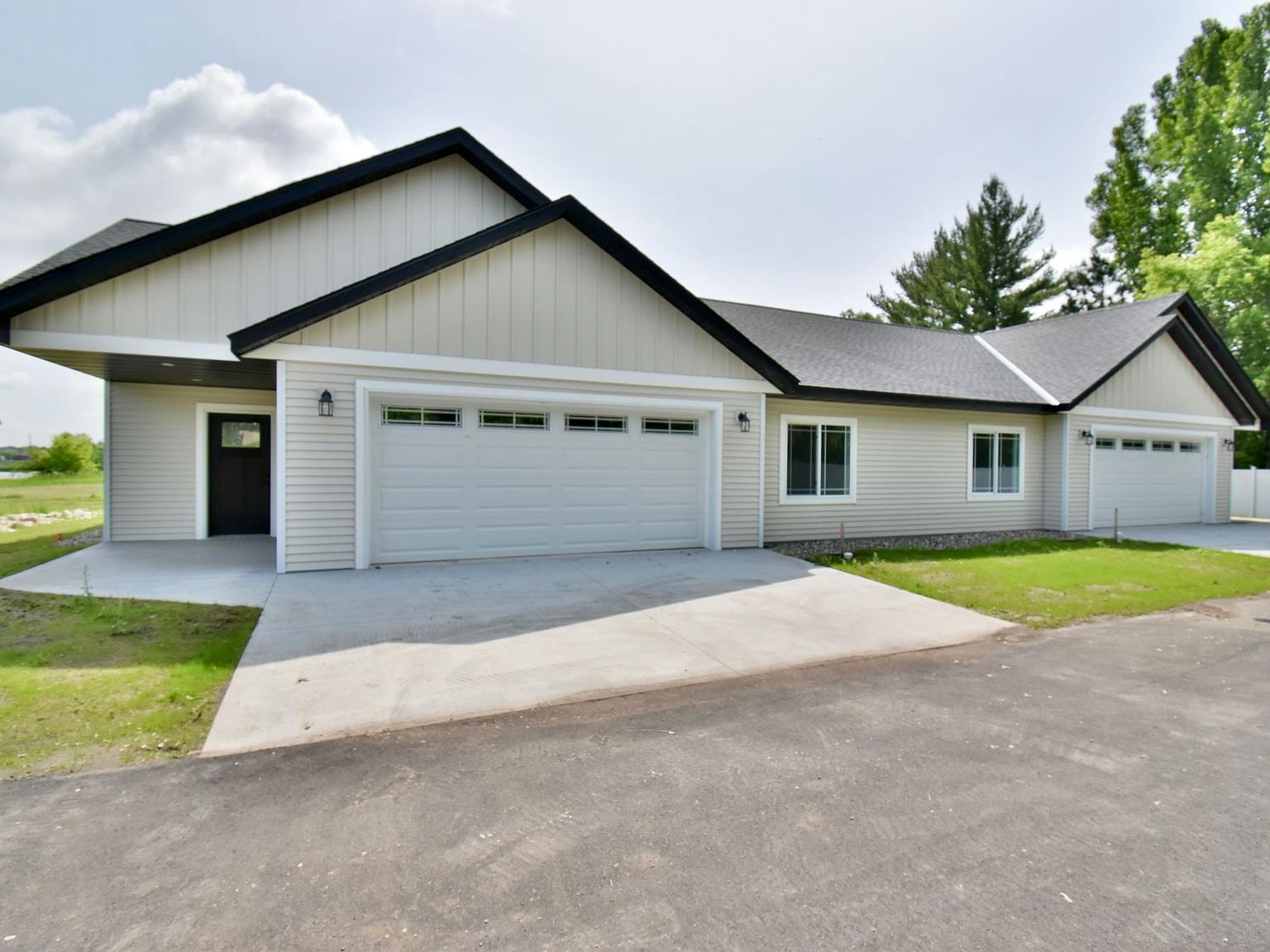 323 1/2 Fairgrounds Rd N Unit 3, Alexandria, MN 56308 | Zillow