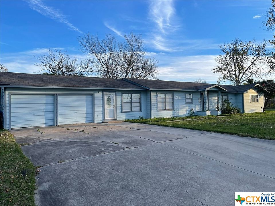 102 Texas Ave, Point Comfort, TX 77978 | Zillow