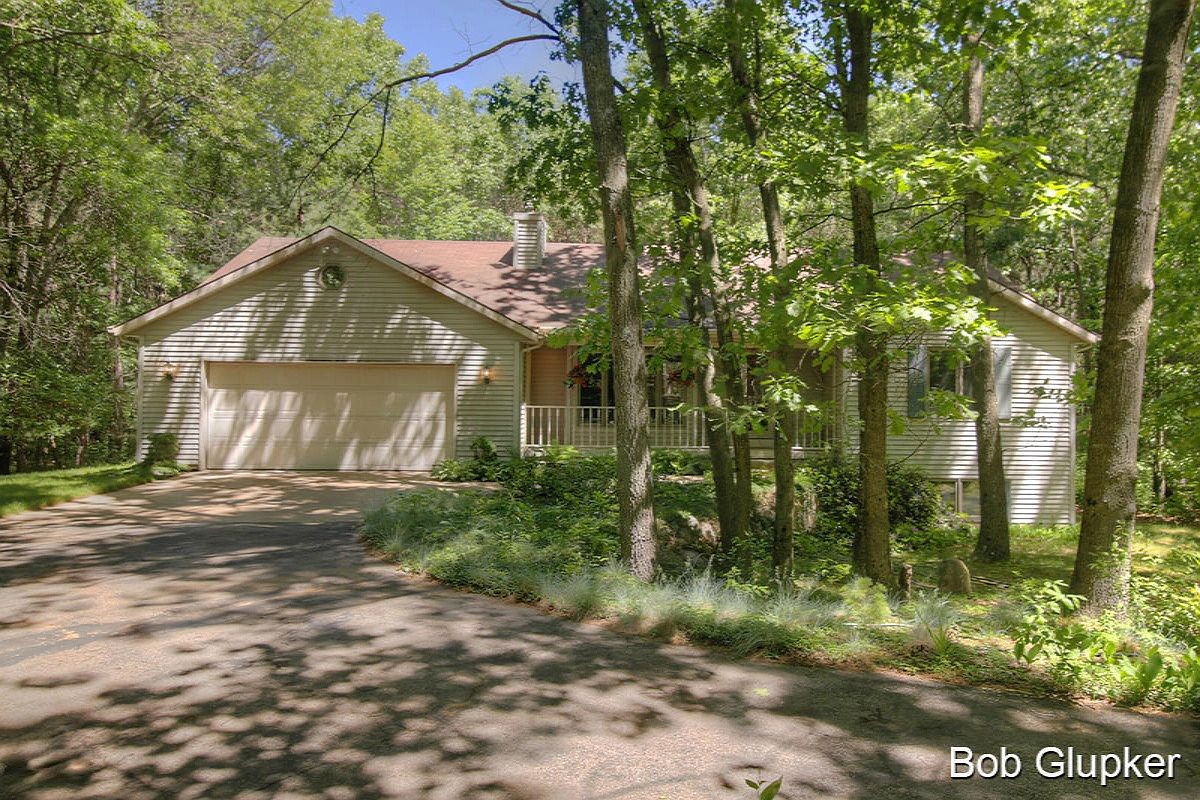 10955 Crawford Lake Trl, Cedar Springs, MI 49319 | Zillow