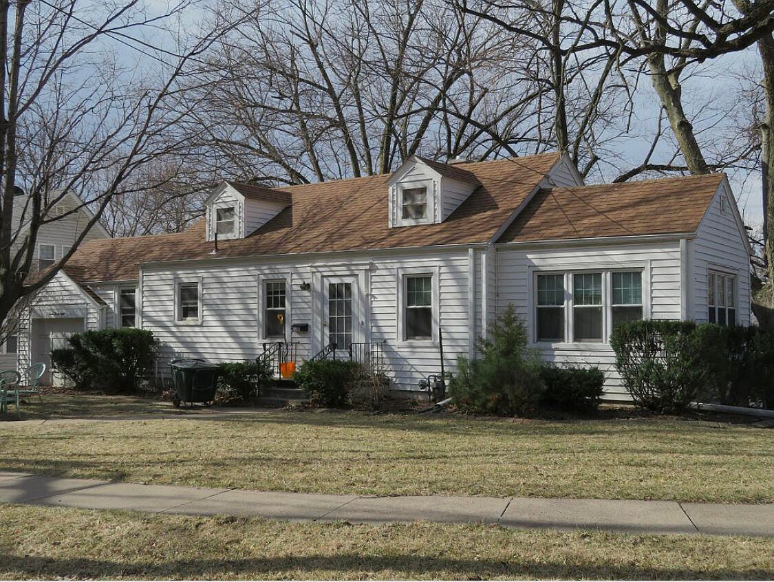 1238 Crescent Dr, Council Bluffs, IA 51503 | Zillow