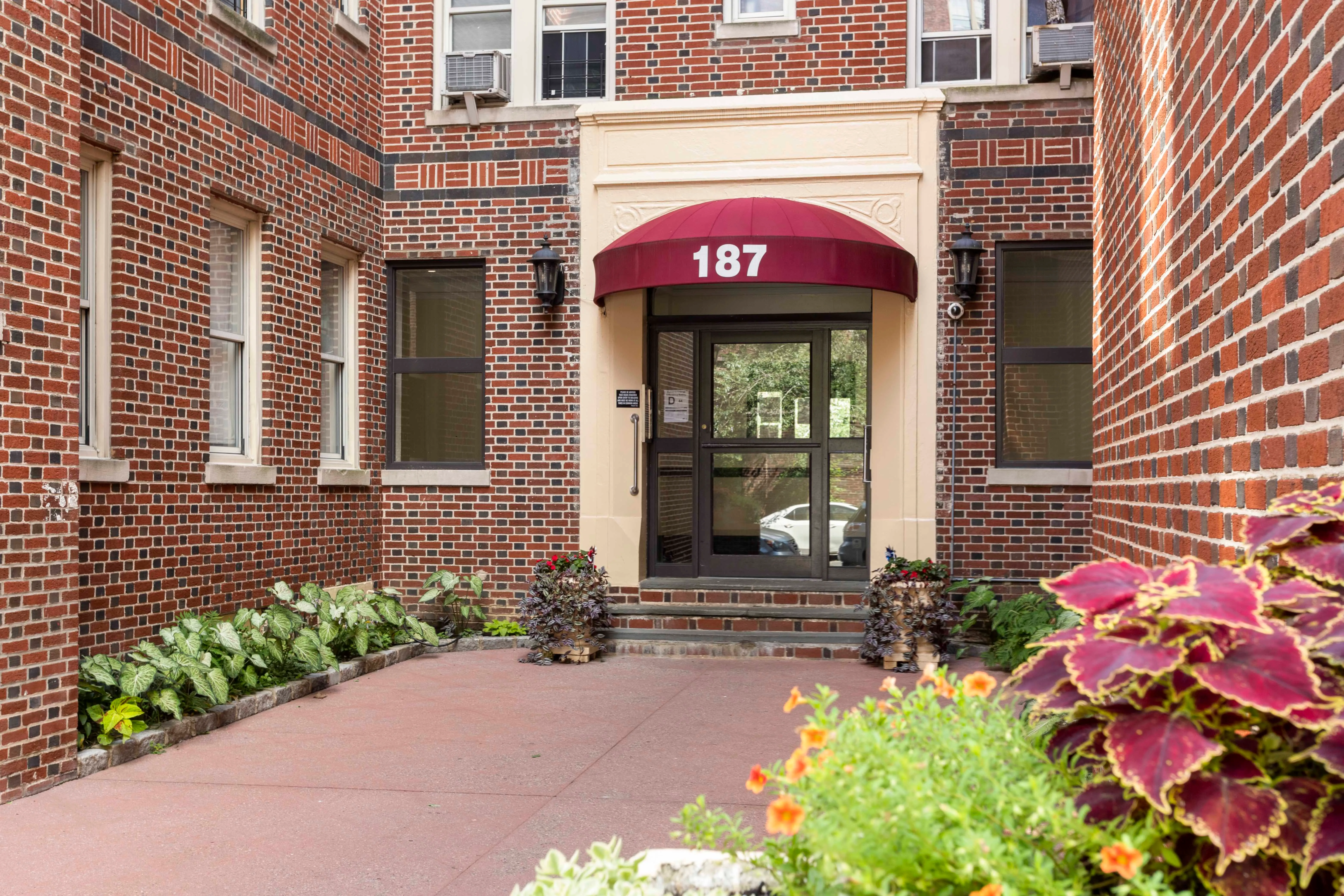 187 Pinehurst Avenue in Hudson Heights : Sales, Rentals, Floorplans ...