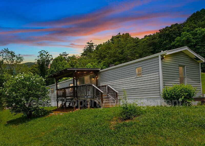 1 Travis Cove Rd UNIT 14, Candler, NC 28715 | Zillow