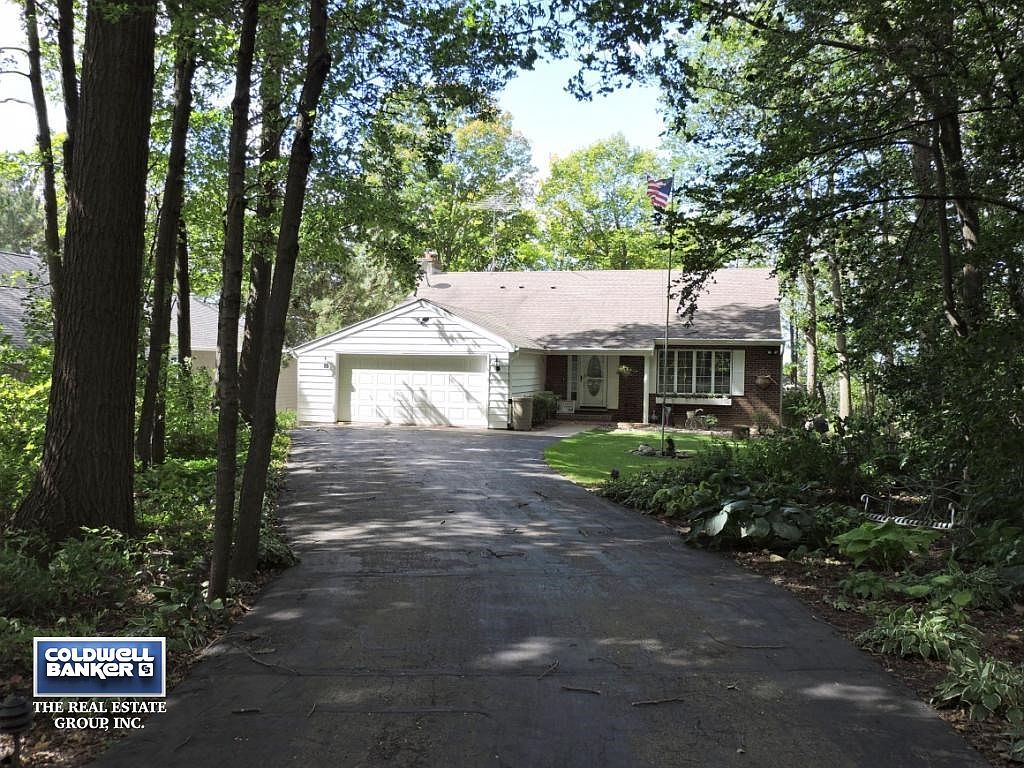 7135 Clark Point Rd, Winneconne, WI 54986 | Zillow